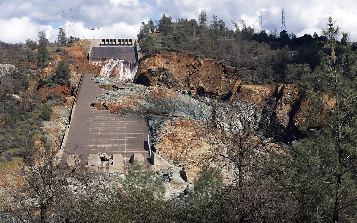 California dam spillway water shut off to clear debris