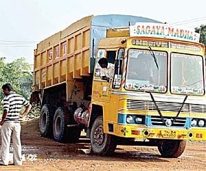 3 lakh lorries in Andhra Pradesh to stay off roads from March 30