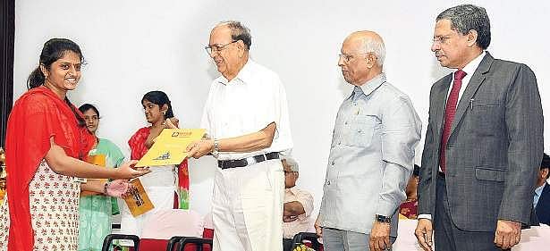 GITAM placements cross 2K mark