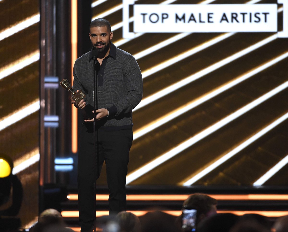 Hello! Drake breaks Adele's record at Billboard Music Awards