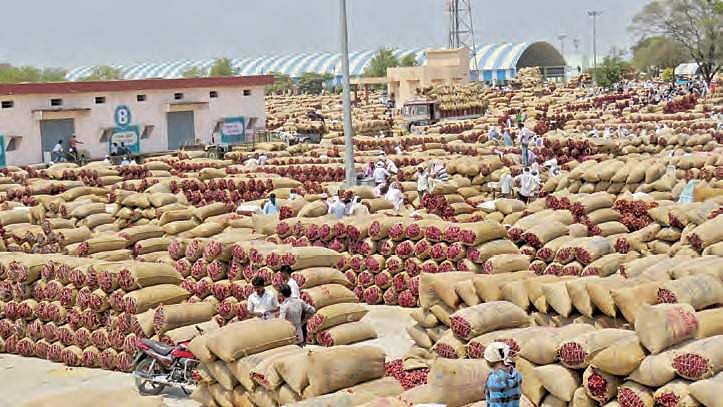 Chilli prices set off fireworks between TRS and BJP leaders