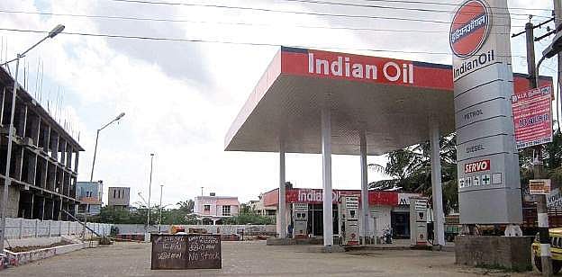 Oil tanker contractors allege lapse in IOCL transport tenders