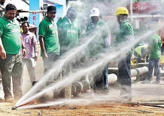 28 manual scavengers turn sewer-cleaning entrepreneurs in city