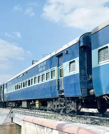 Using sticks, miscreants snatch phones of passengers standing near ...
