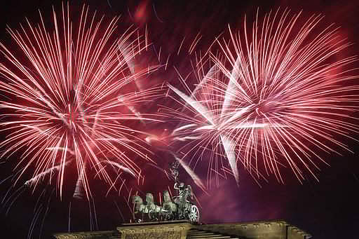 Fireworks, crystal ball help usher in 2018 around the world