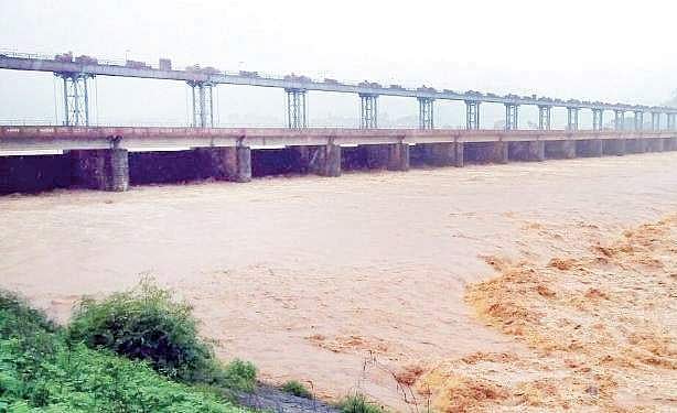 50 tmcft of Vamsadhara river water in Andhra flow into sea