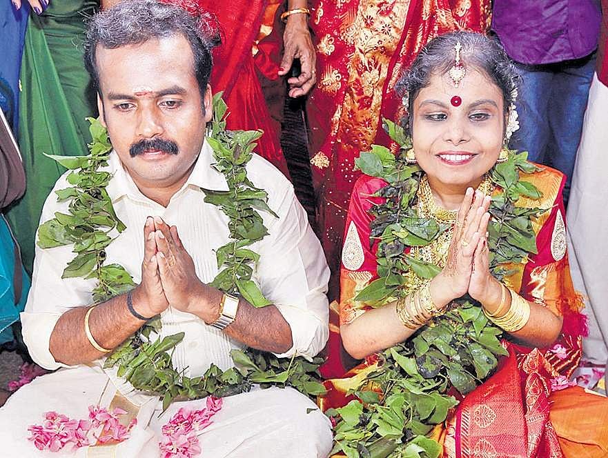 Singer Vaikom Vijayalakshmi ties the knot