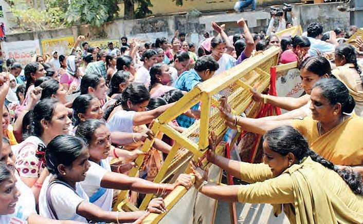 ASHA worker climbs tower near Shivraj Singh Chouhan's residence; falls down