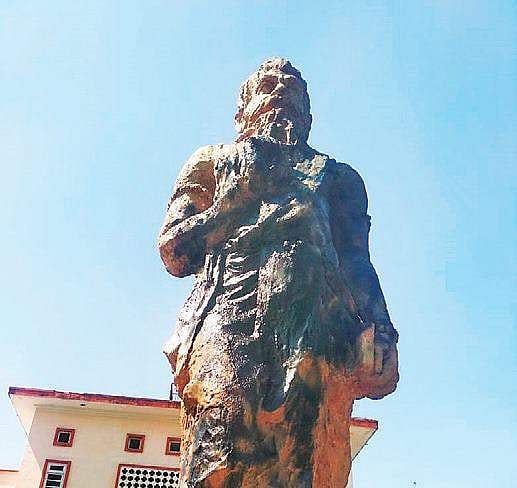 Two women blacken statue of Manu in Rajasthan High Court’s premises