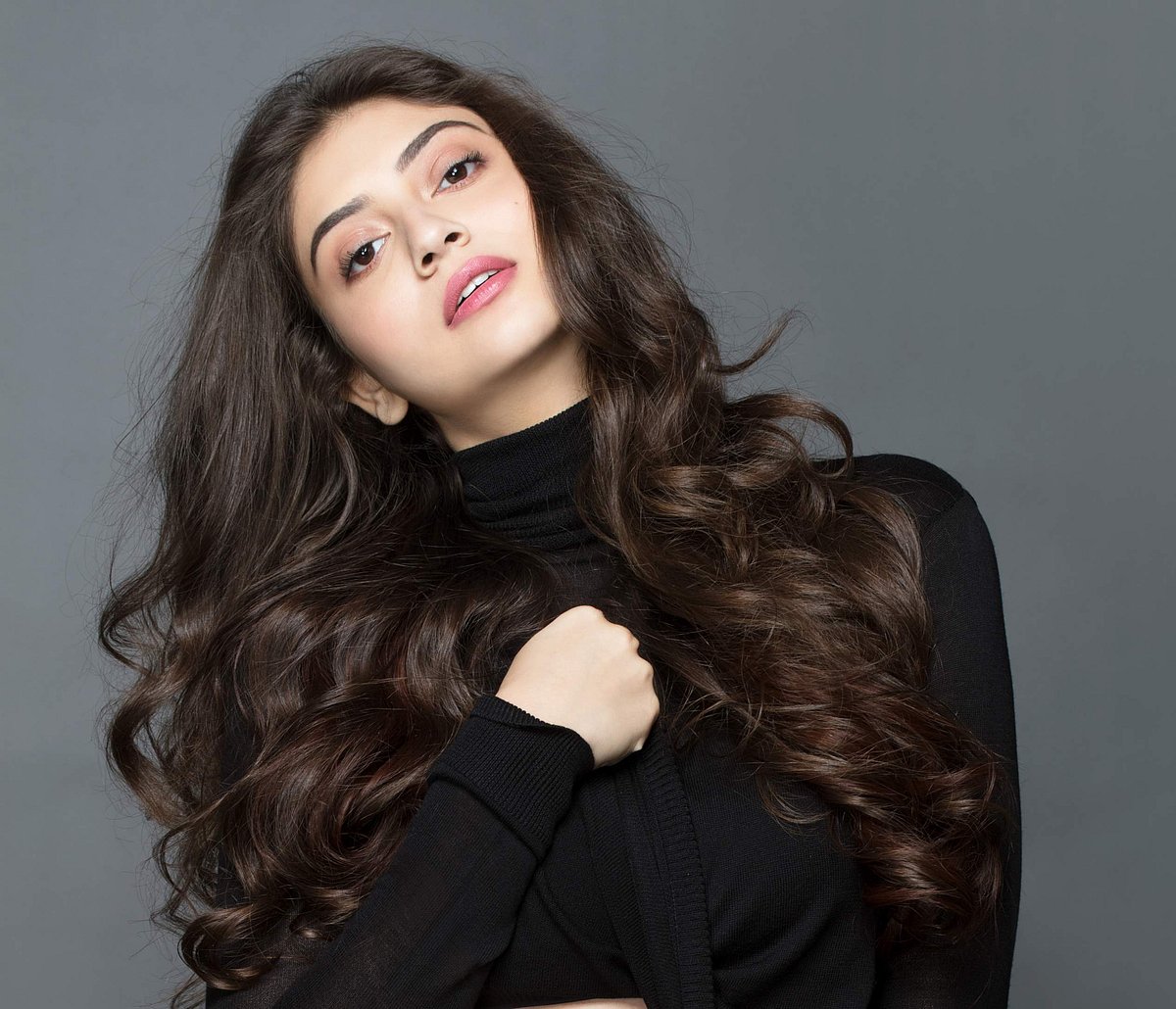 Nazia Davison to make a debut in 'Mr Majnu'