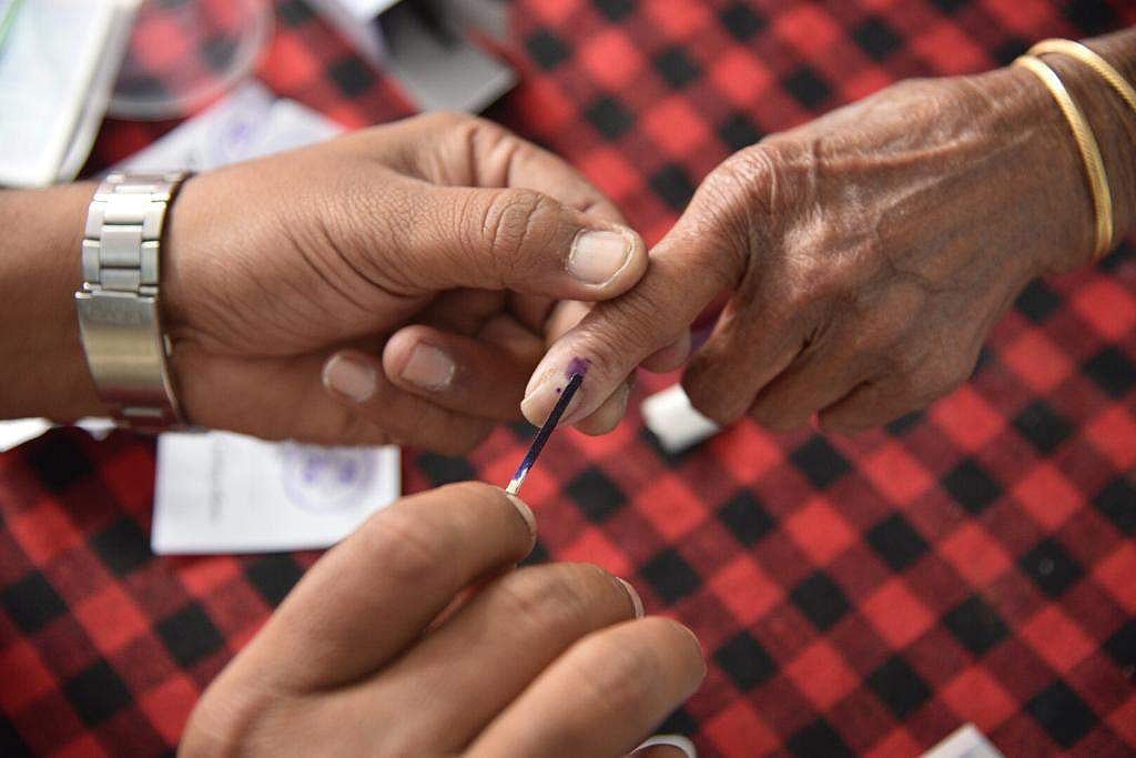 Vote Middle Finger Ink Kerala Assembly Polls: UDF, LDF Target BJP Led