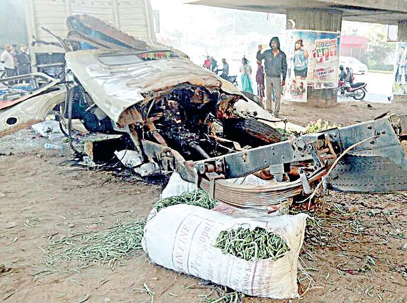 Truck falls from flyover, five hurt