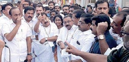 UDF unfolds longest protest banner; notches record