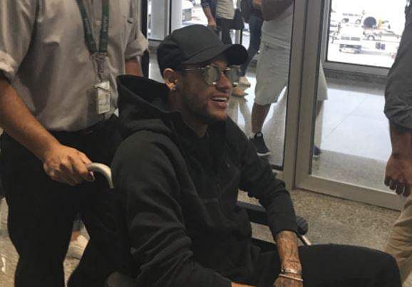 PSG striker Neymar leaves hospital by helicopter for recovery