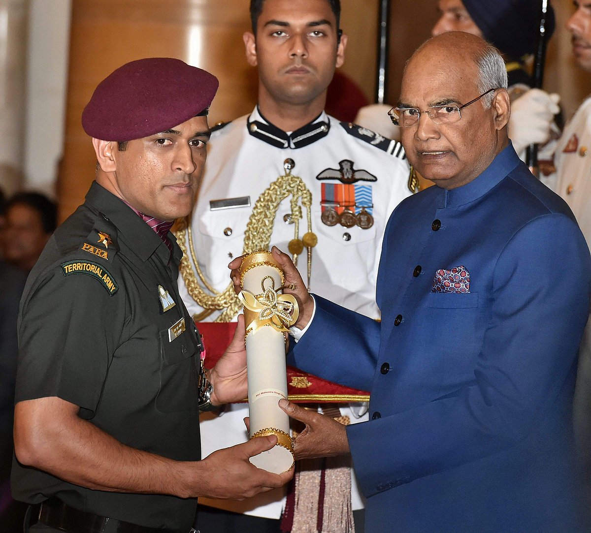 WATCH | Lieutenant Colonel MS Dhoni receives Padma Bhushan exactly ...