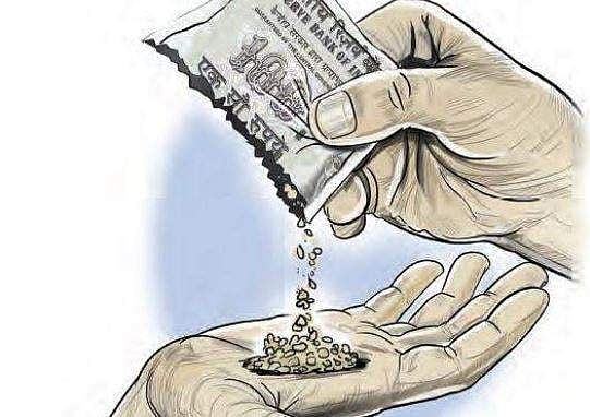 648 kg of gutka in 3 lakh packets seized, three held