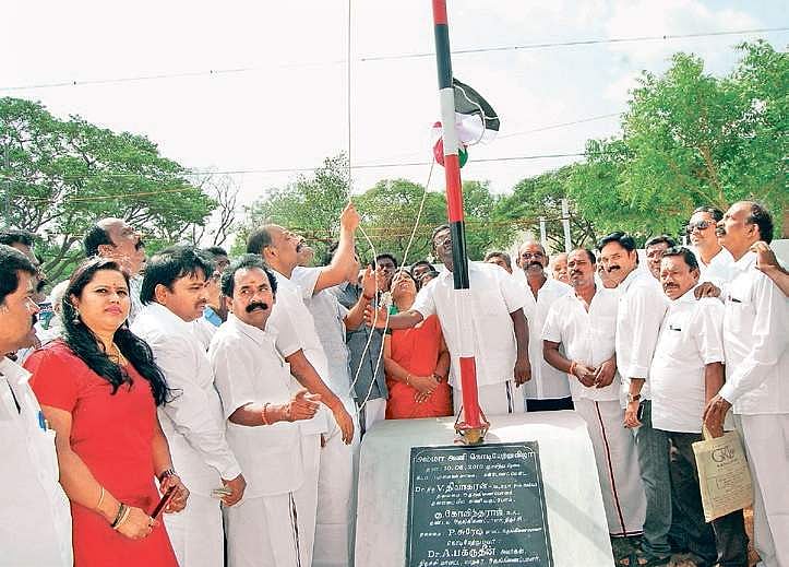 Sasikala's brother Dhivakaran renames Amma Ani outfit to espouse ...