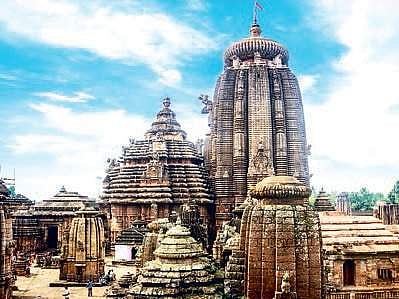 Mukti Mandap team inspects broken Lingaraj temple idols