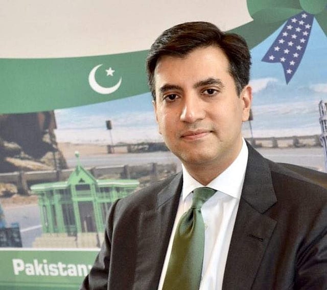 Pakistan's new ambassador to United States presents his credentials to ...