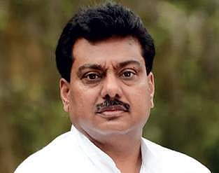 Karnataka Industries Minister MB Patil meets industry at WEF