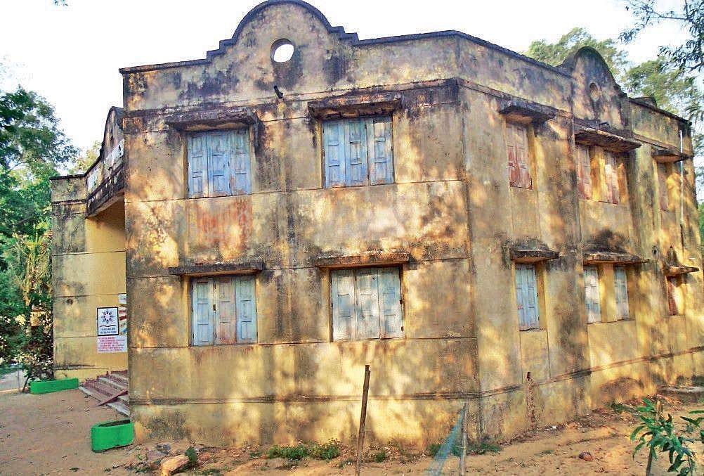 Unsafe buildings pose threat to school students