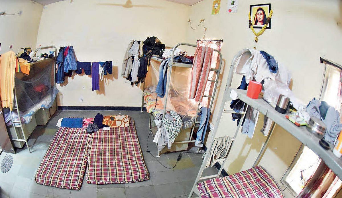 Poor sanitation, lack of facilities plague working women's hostel