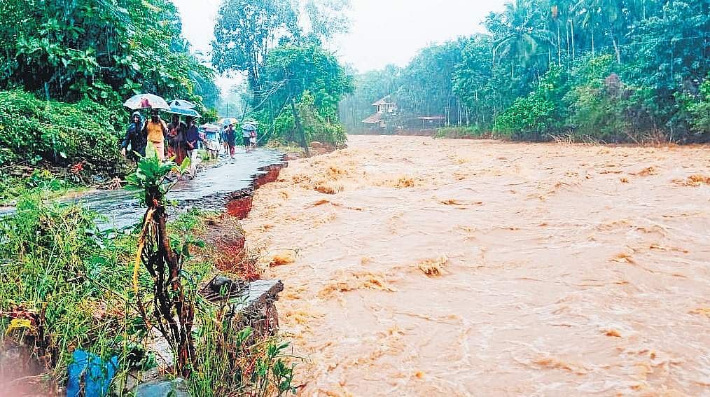 Five of family killed in Kerala's Nilambur as flash floods pound state