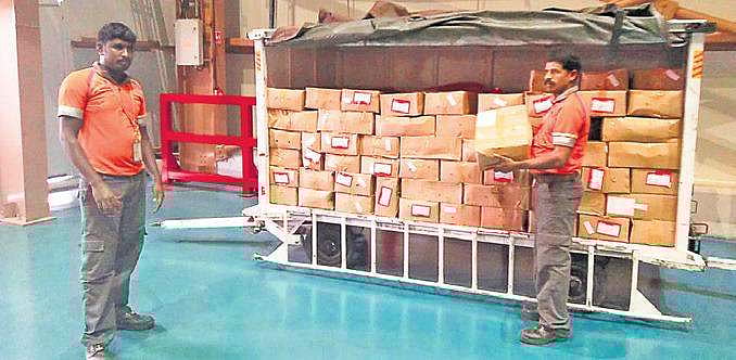 Road from trumpet junction to Kempegowda International Airport terminal ...