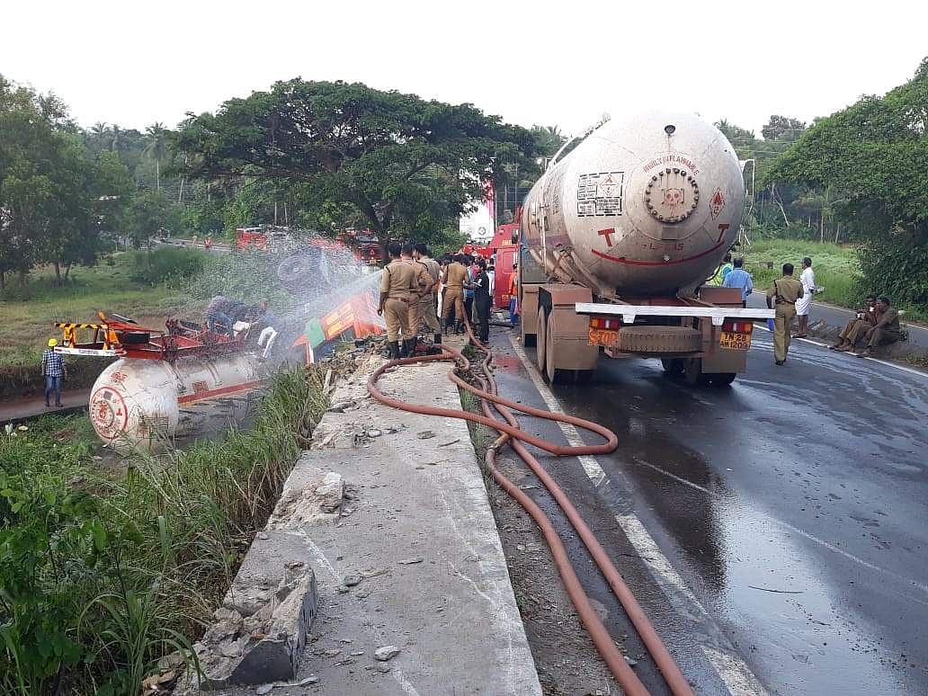 Chala Tanker Accident Hotsell | dntu.edu.vn