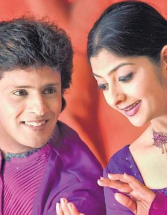 Traditional art forms infused with contemporary rhythm in Dhaara