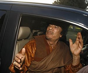 Gaddafi loyalists among 400 prisoners escape amid Libyan clashes: Police