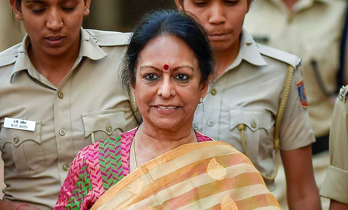 Saradha Chit Fund Scam Ed Attaches Assets Of P Chidambarams Wife Ex