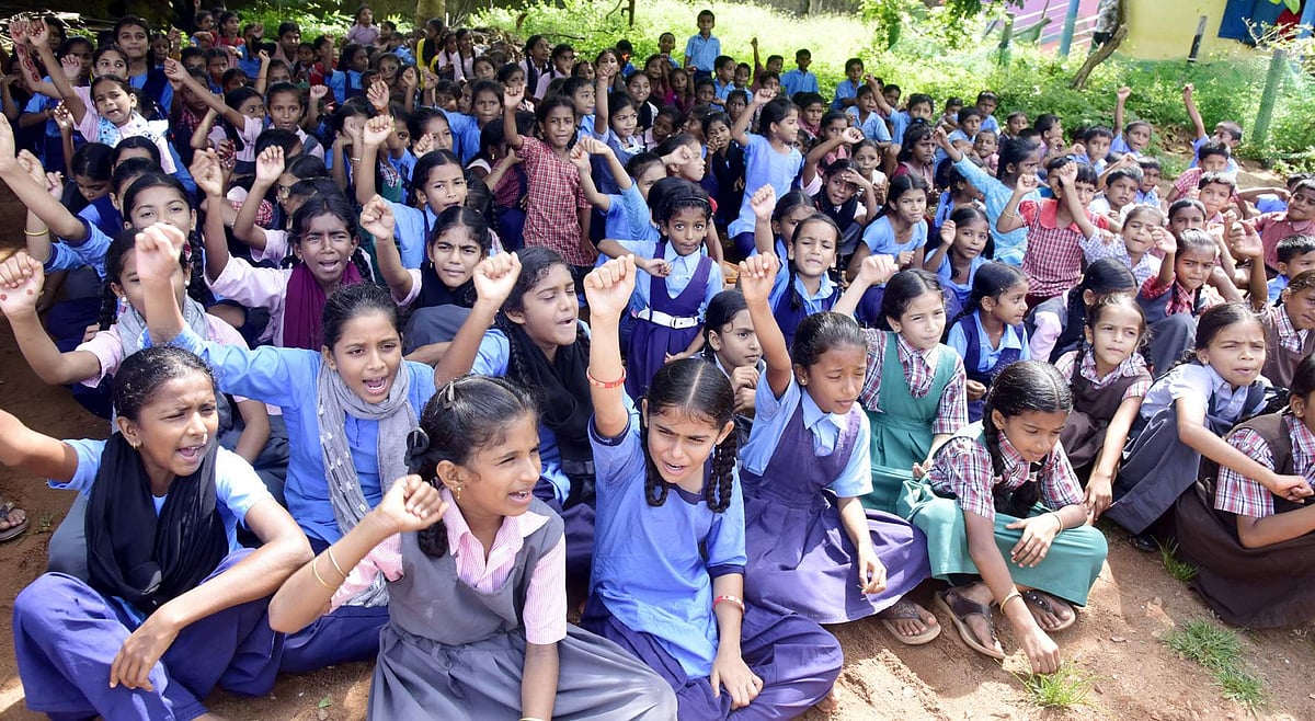 Kids boycott classes over teachers’ transfers