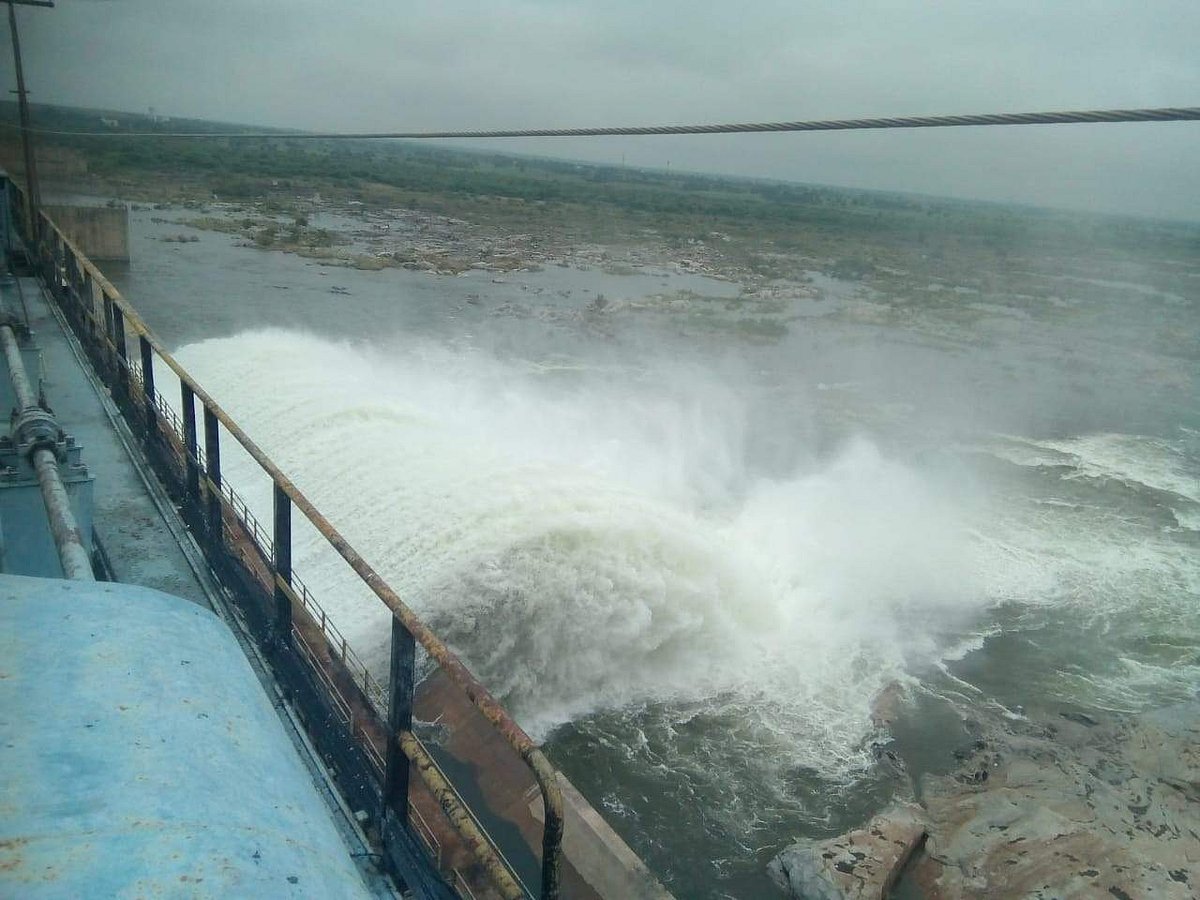 Sri Ram Sagar Project in Telangana to the brim after three years as 16 ...
