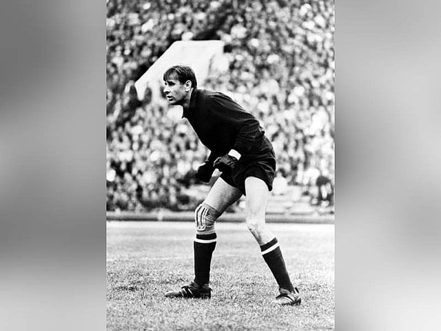 Remembering Lev Yashin the 'Black Spider': The best goalkeeper football ...