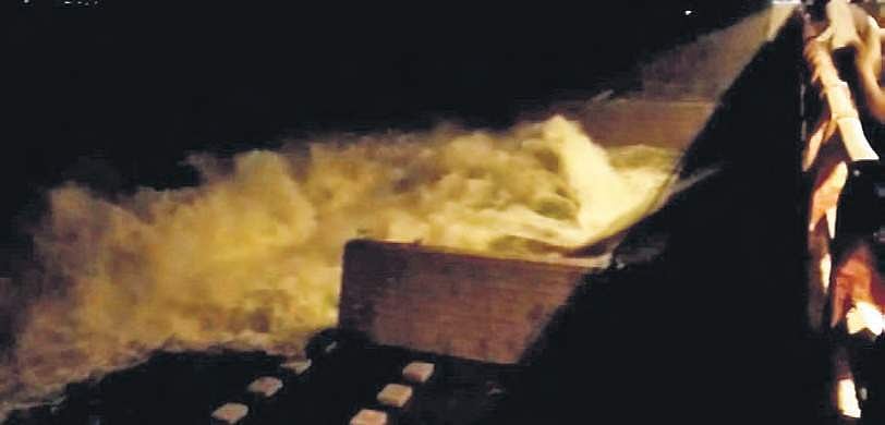 Musi reservoir’s crest gate collapses due to faulty rod