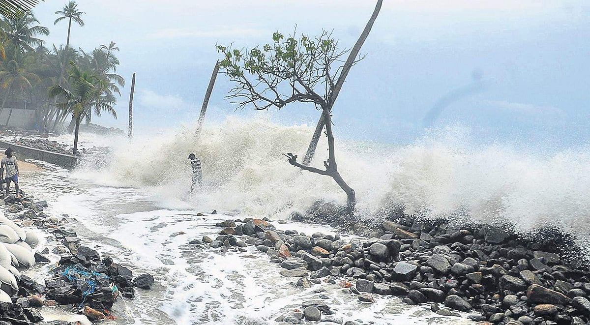 Red alert for south TN, swell waves may hit coast on May 4