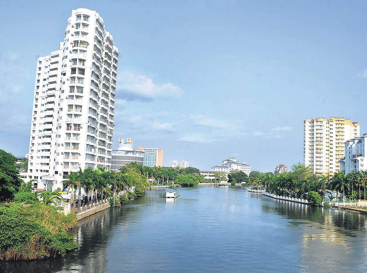 Maradu flats' demolition on Jan 11, 12; residents within 200m radius to ...