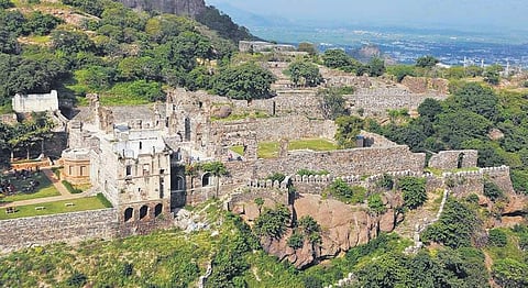 APNGO takes up drive to clean Kondapalli Fort