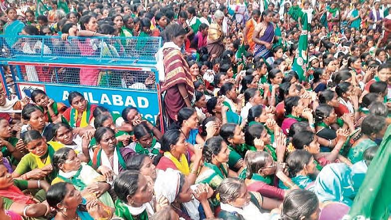 Adivasi women take out rally in Telangana's Utnoor