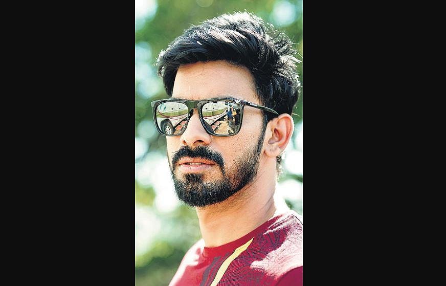 Director Santhosh P Jayakumar turns actor for Iruttu Araiyil Murattu ...