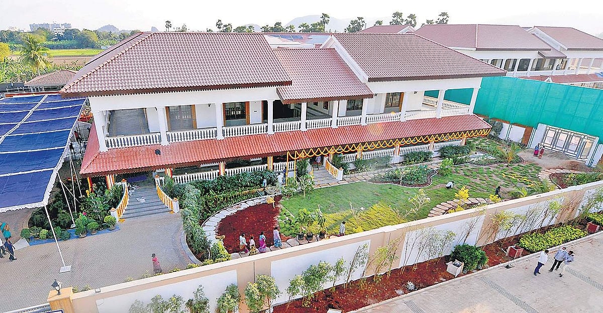 YS Jagan Mohan Reddy moves into capital house