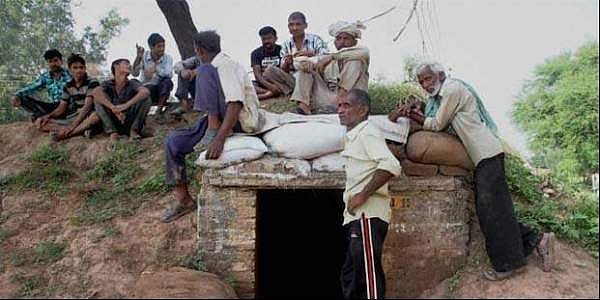 LoC firing: India builds 120 bunkers for civilians in Tangdhar sector