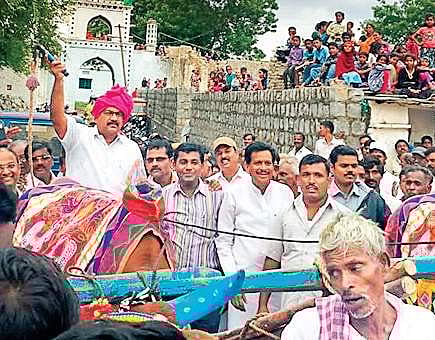 Karnataka Congress MLA Umesh Jadhav submits resignation, may join BJP ...