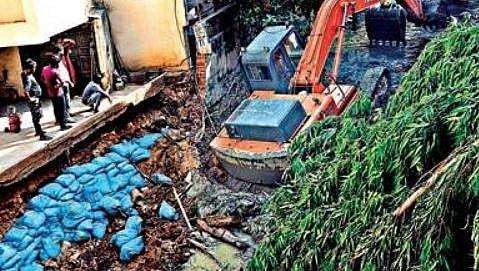 Day after drain collapse, residents fear for safety