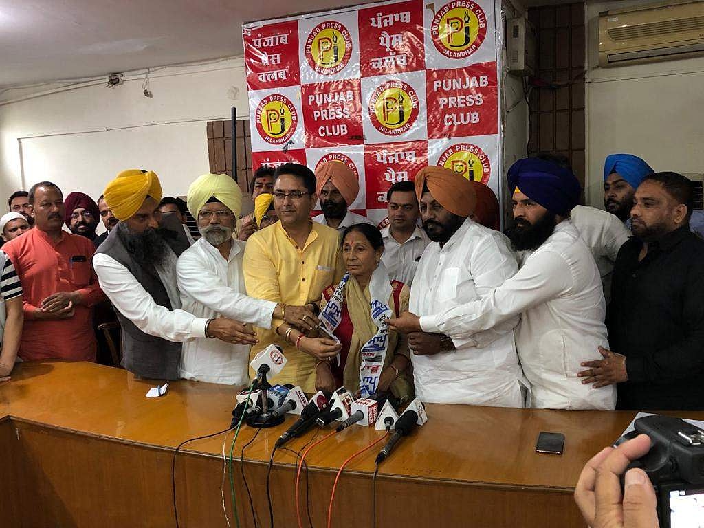 Congress MP Dullo’s wife replaced by son as AAP candidate from ...