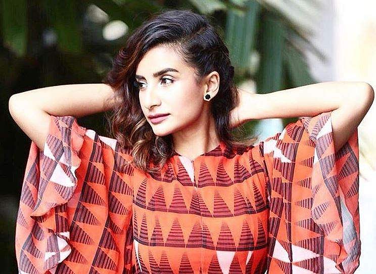 Important to see surrogacy in positive light, says Badnaam Gali actress ...