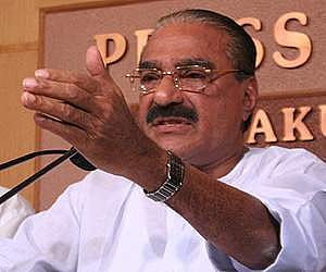 Kerala Assembly pays rich tributes to late KM Mani