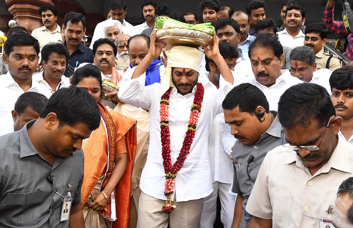 Stage set as Jagan Mohan Reddy to take oath as Andhra CM on Thursday