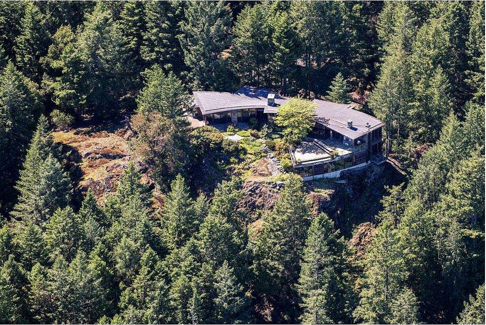 Aircel founder Sivasankaran's Rs 18 crore Canadian island mansion under ...